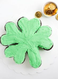 Four Leaf Clover Cupcake Cake - Cookie Dough and Oven Mitt