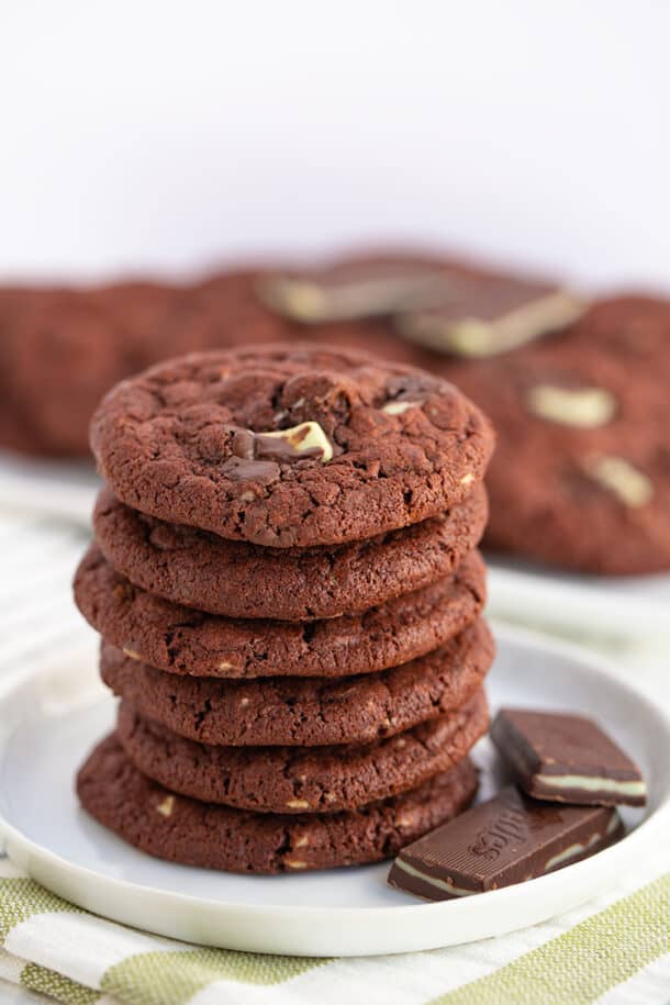 Mint Chocolate Pudding Cookies - Cookie Dough and Oven Mitt