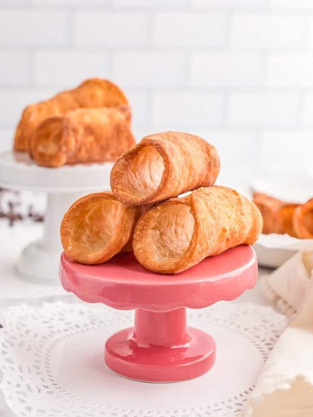 Cannoli Shell Recipe Story - Cookie Dough and Oven Mitt